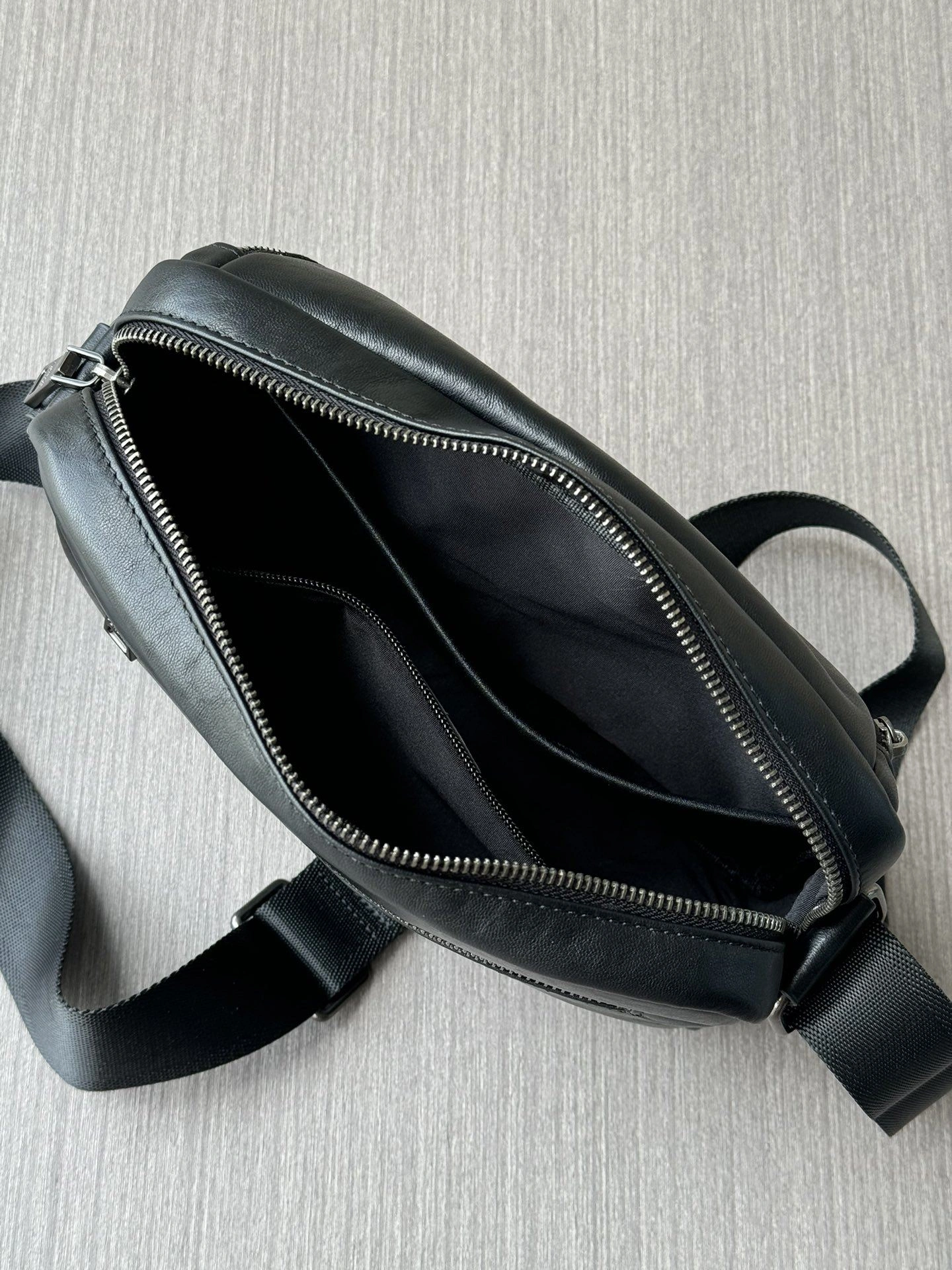 Bargain Mens Prada Satchel Bags