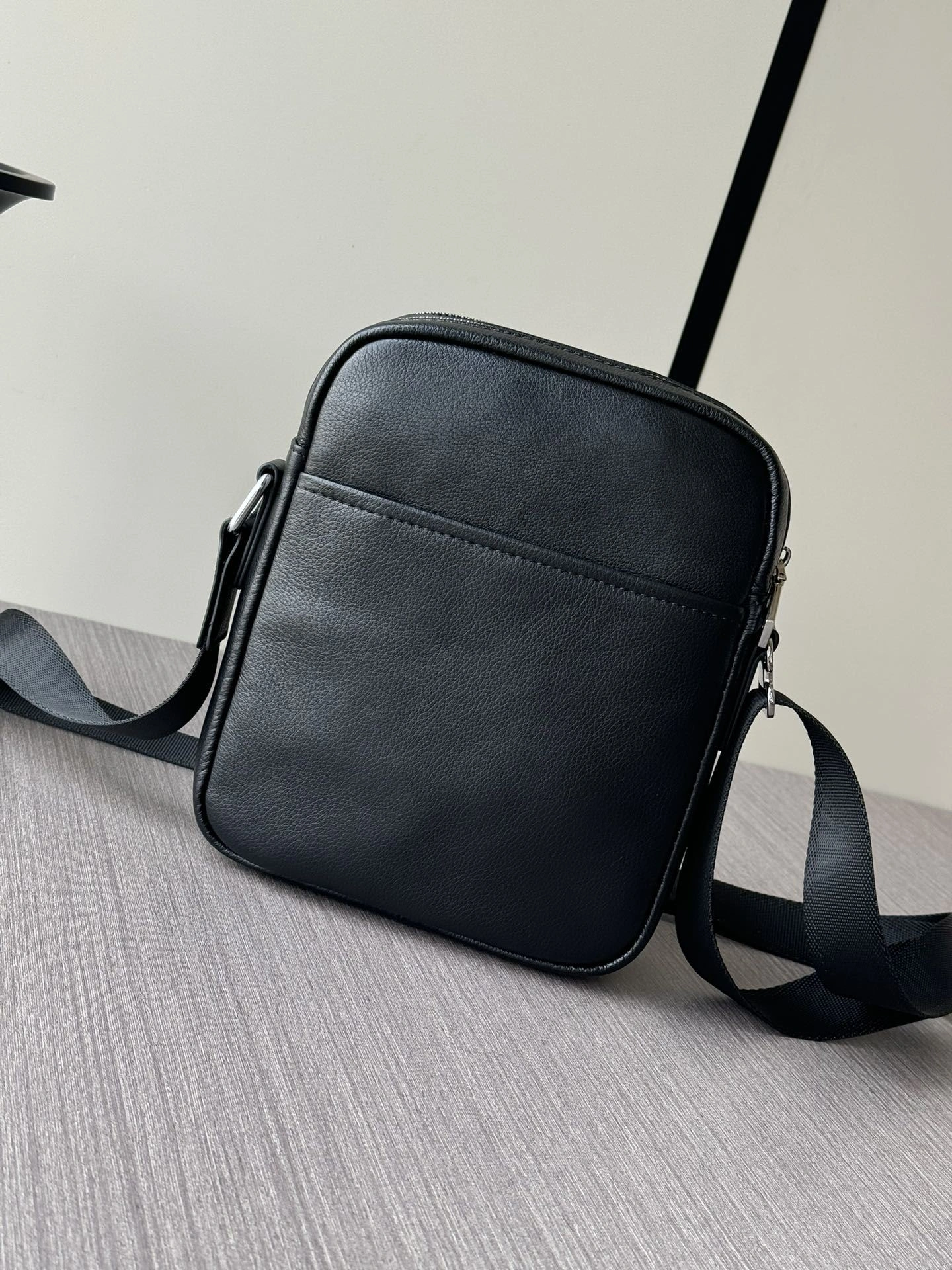 Accurate model Mens Prada Satchel Bags