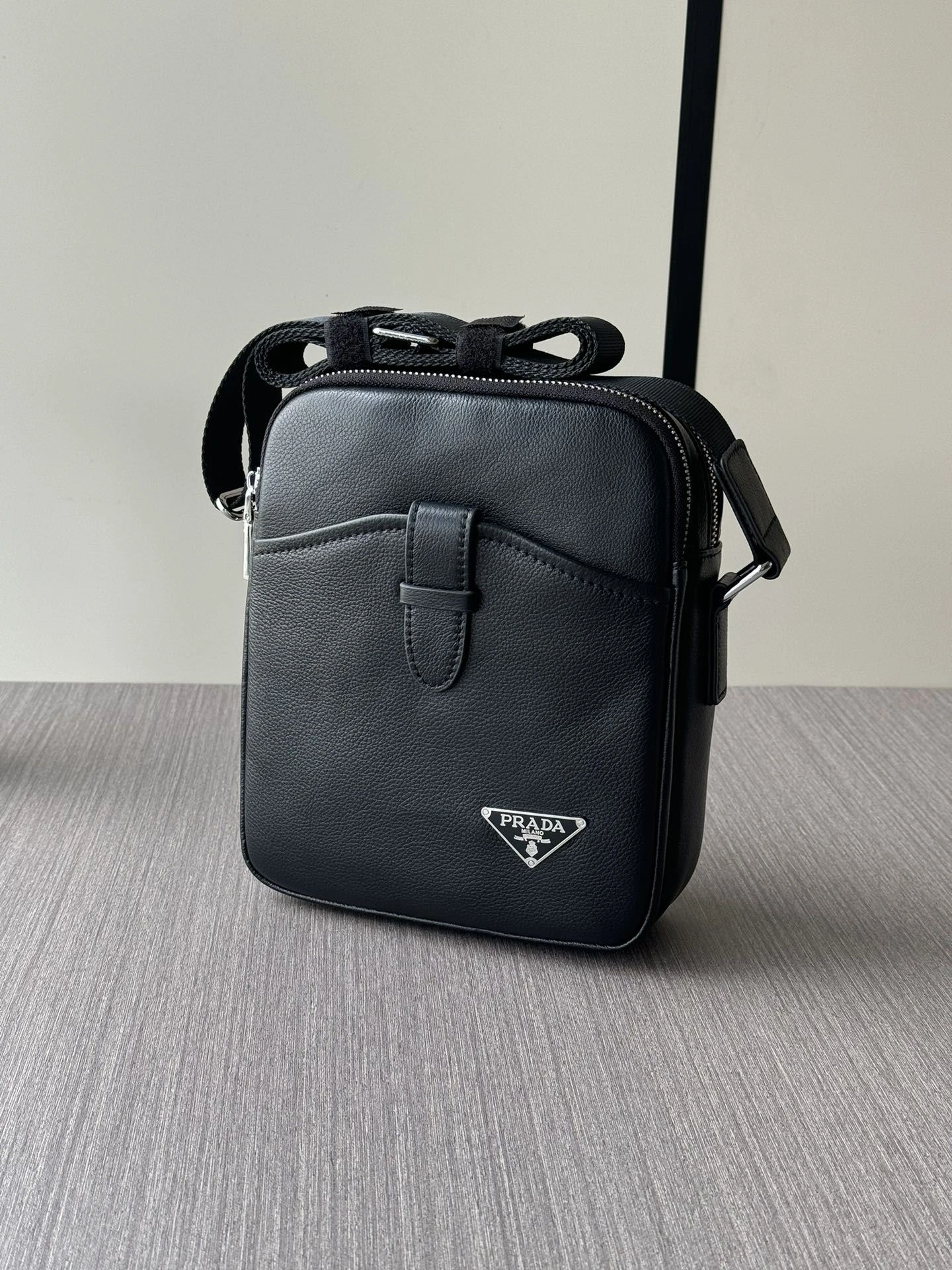 Accurate model Mens Prada Satchel Bags