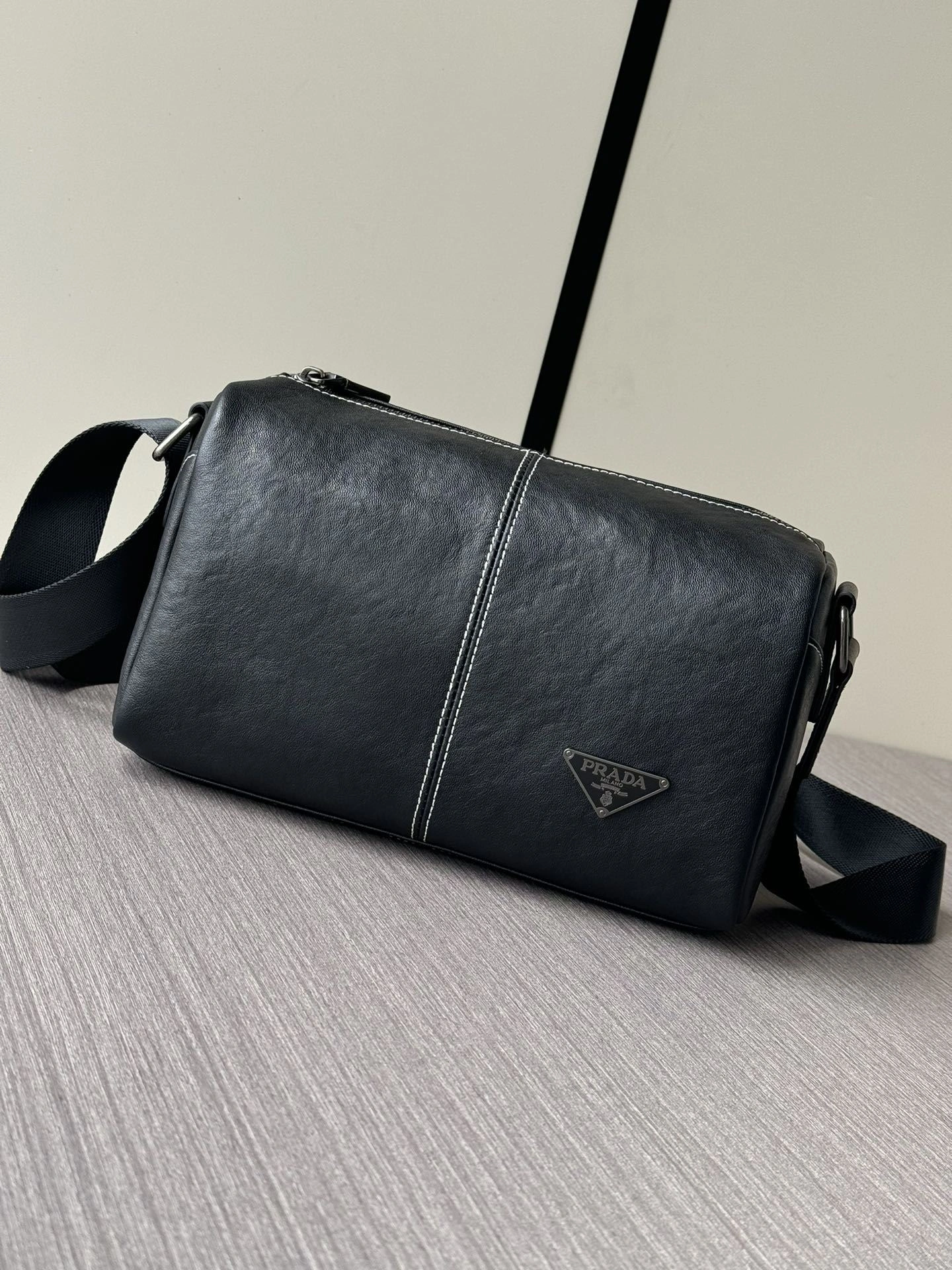 Value-priced Mens Prada Satchel Bags