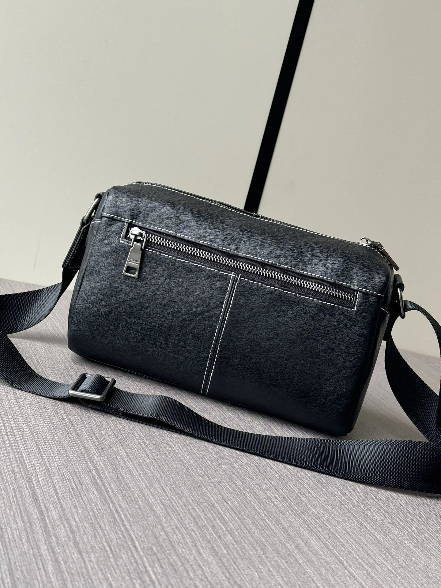 Value-priced Mens Prada Satchel Bags