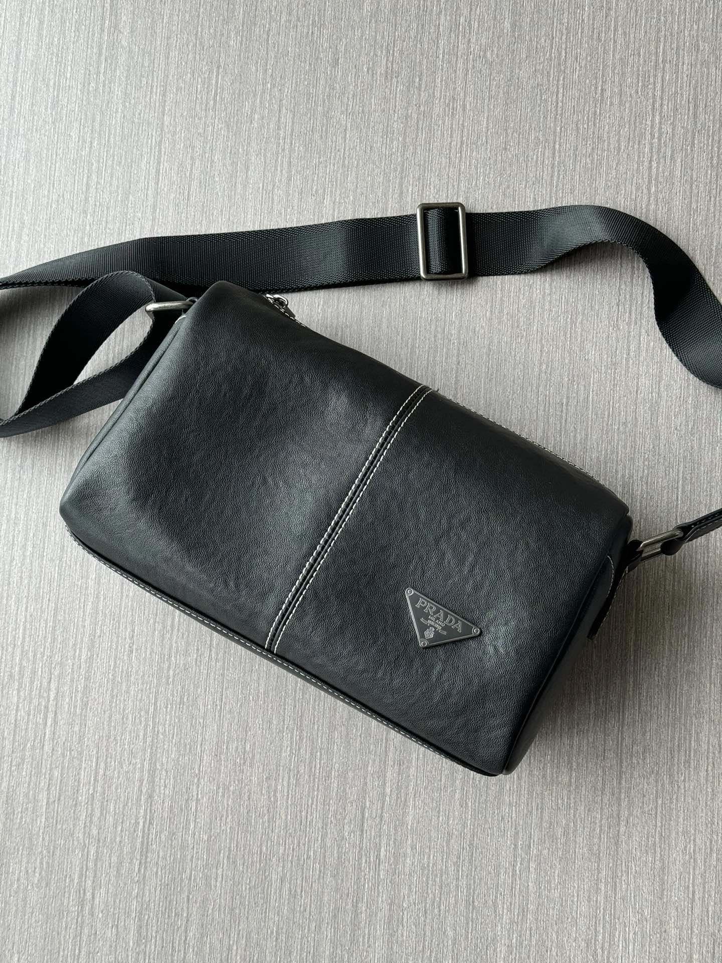 Value-priced Mens Prada Satchel Bags