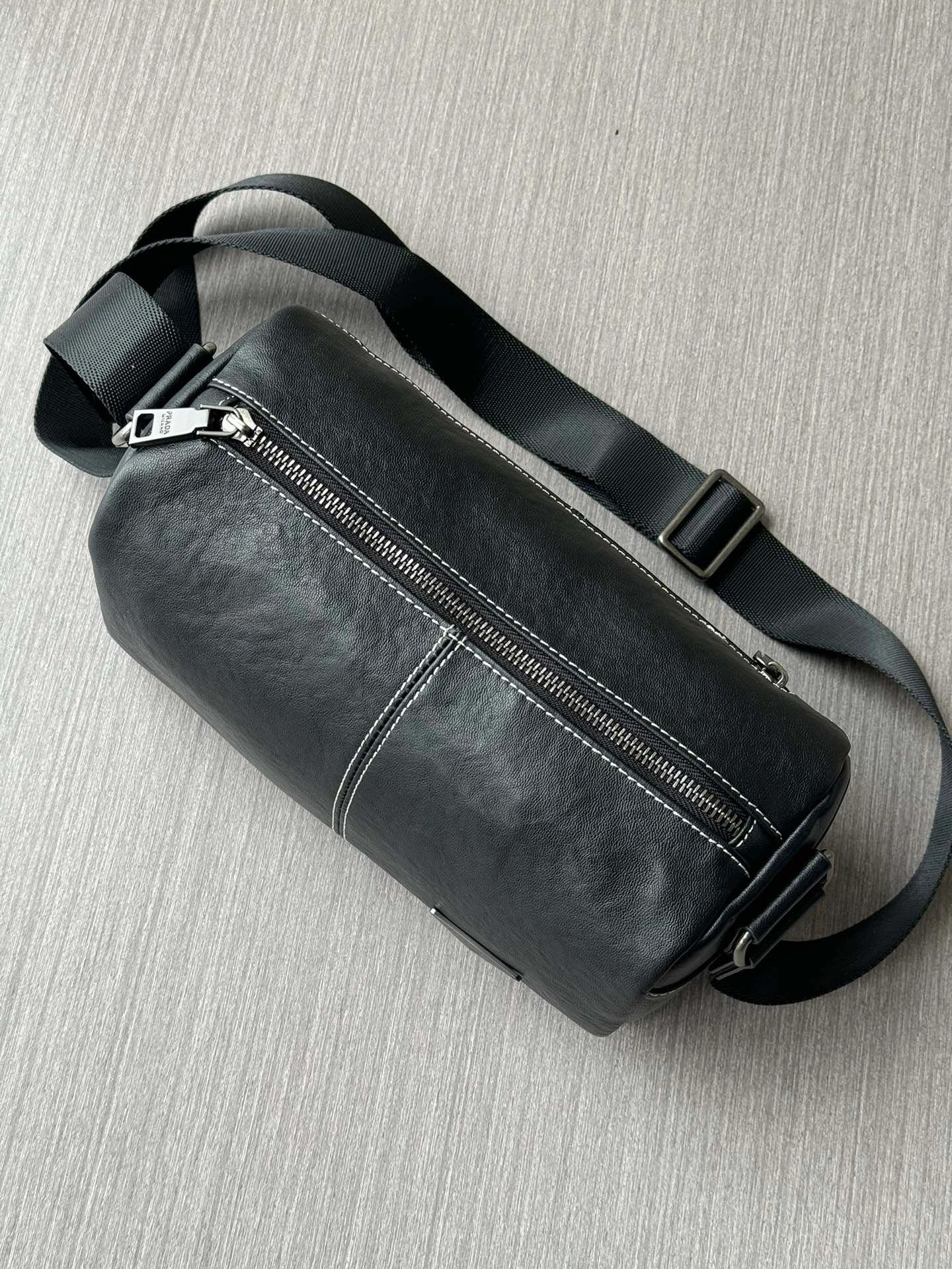 Value-priced Mens Prada Satchel Bags