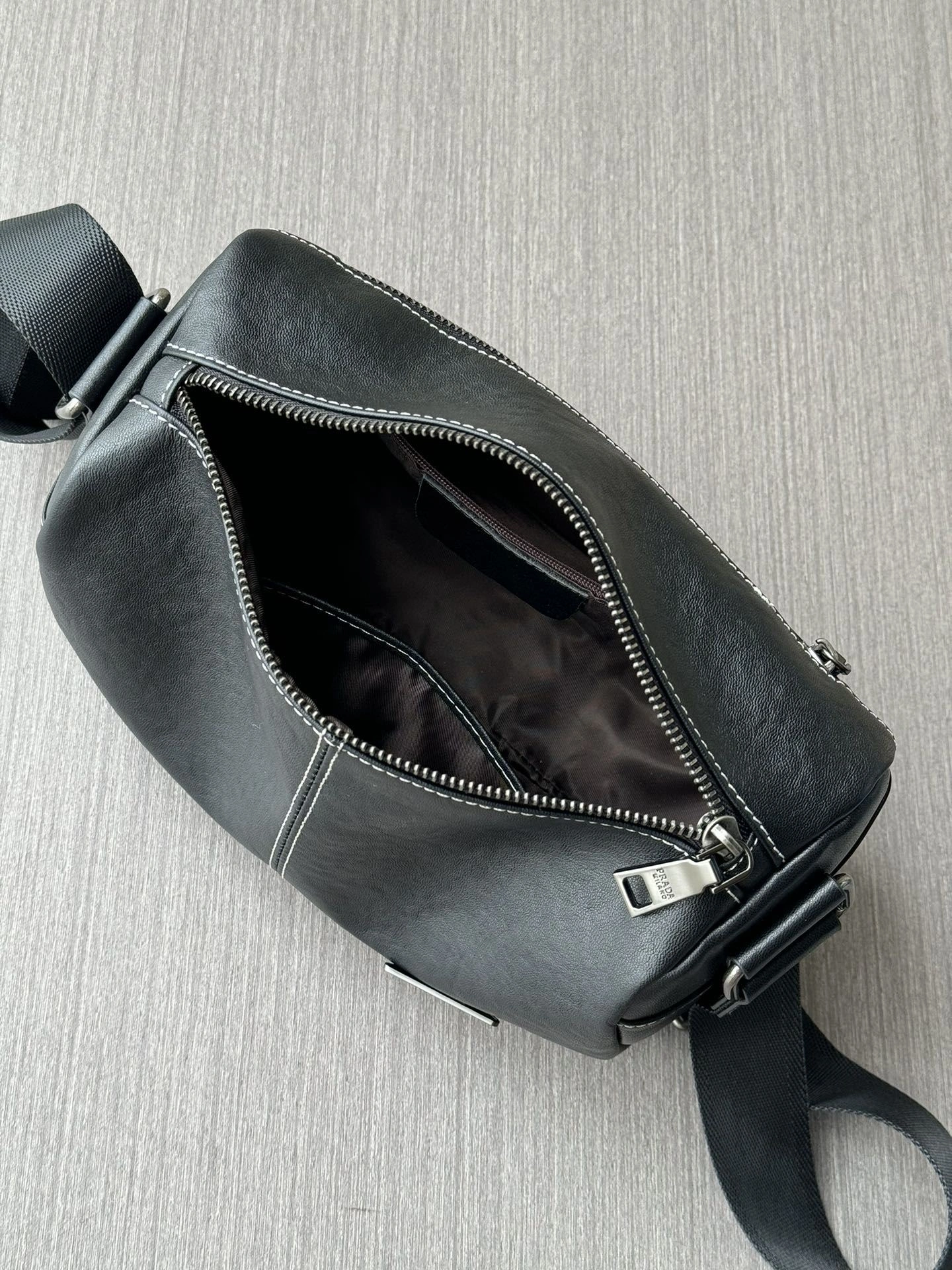 Value-priced Mens Prada Satchel Bags
