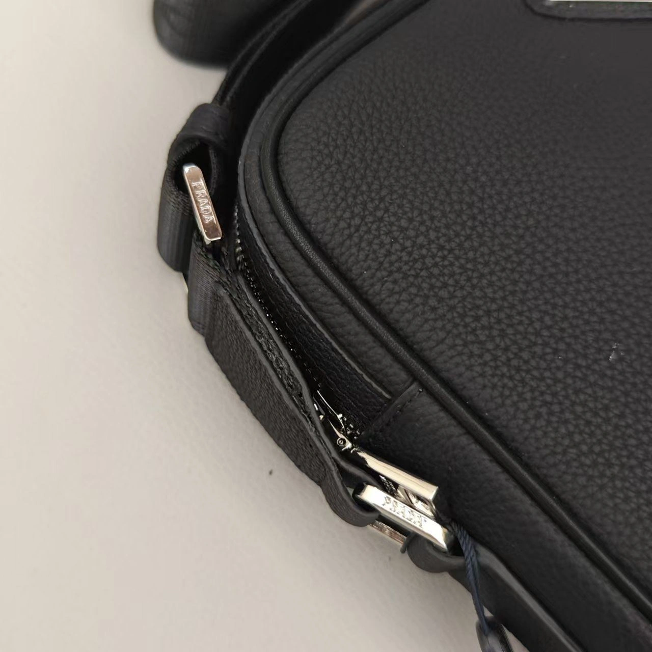 Low-cost Mens Prada Satchel Bags