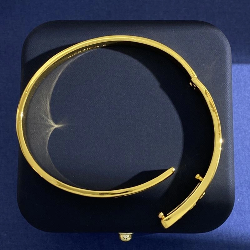 Low-cost Messika Bracelets
