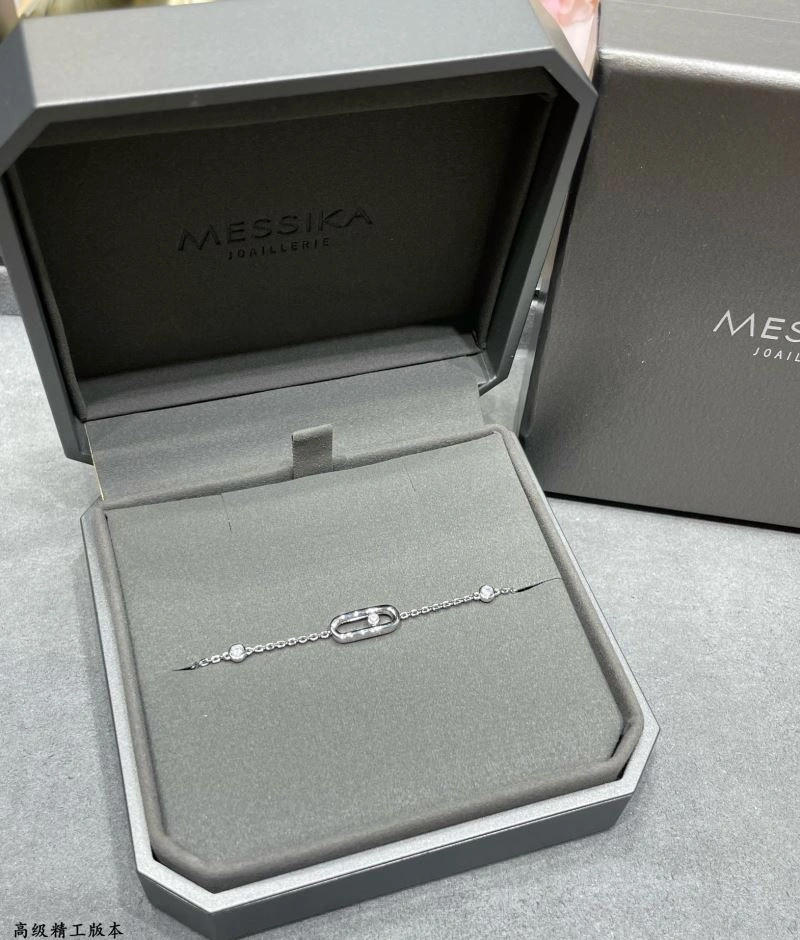 Accurate model Messika Bracelets
