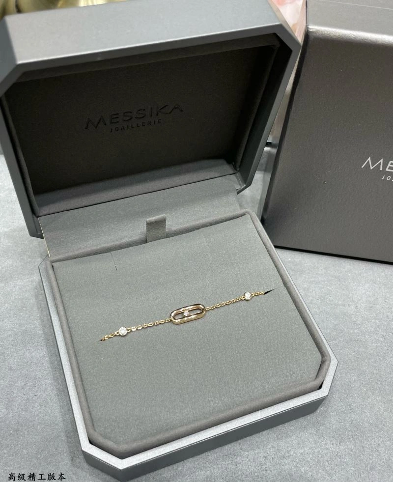 Accurate model Messika Bracelets