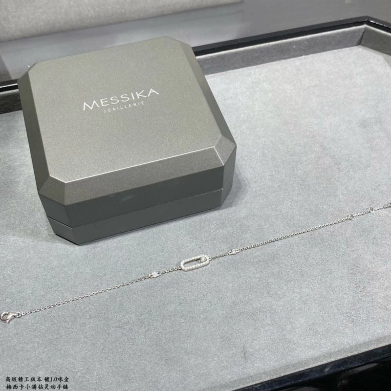 Low-cost Messika Bracelets