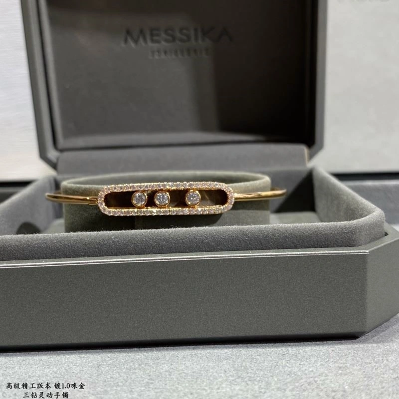 Accurate model Messika Bracelets
