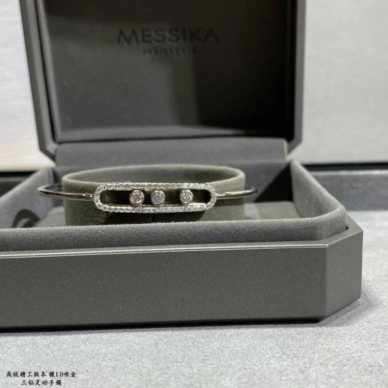 Accurate model Messika Bracelets