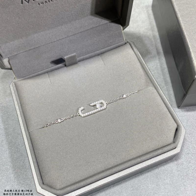 Accurate model Messika Bracelets