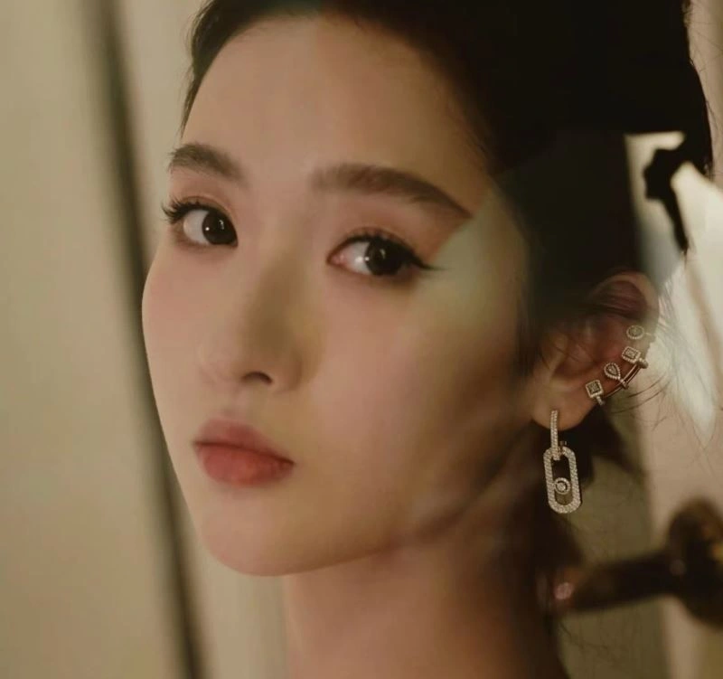 Brand-authenticated Messika Earrings
