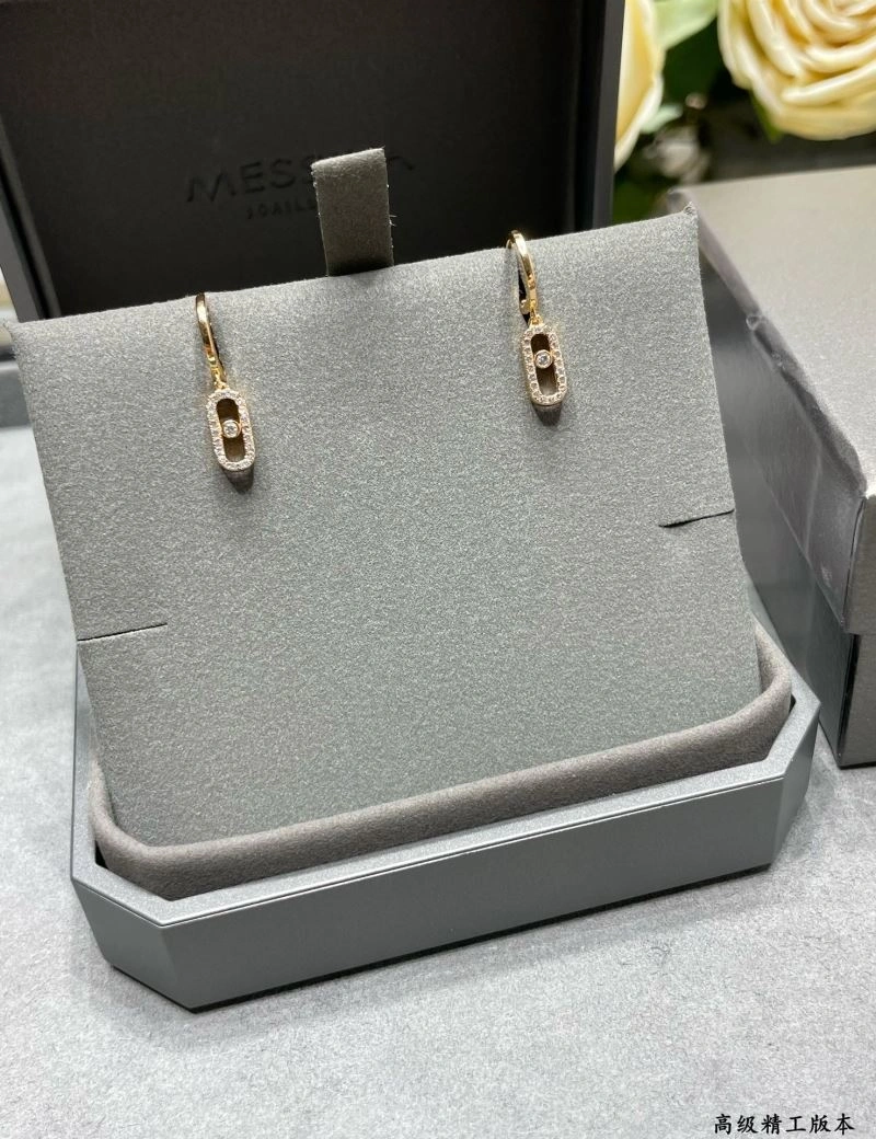 Accurate model Messika Earrings