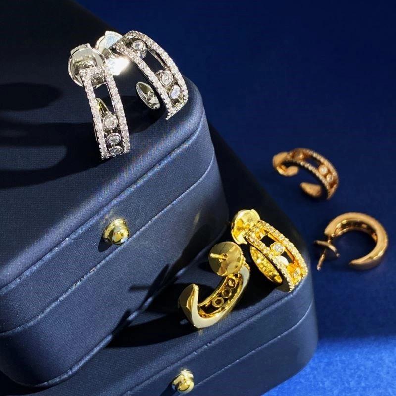 Accurate model Messika Earrings