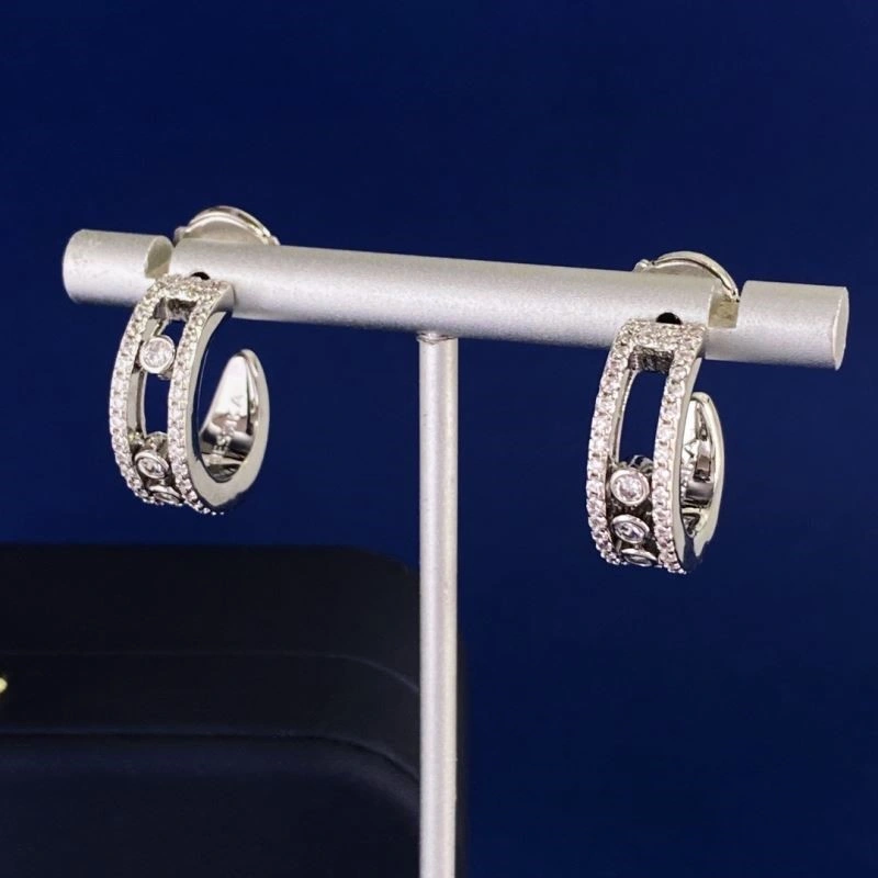 Accurate model Messika Earrings