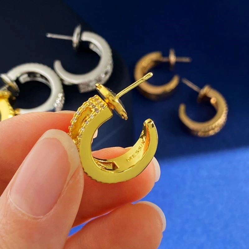 Accurate model Messika Earrings
