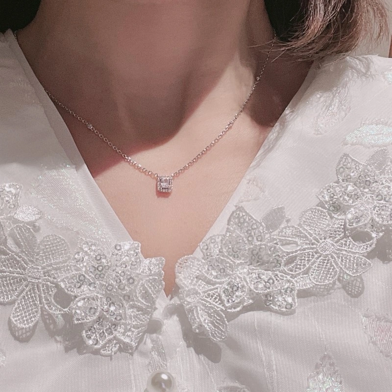 Factory-made Messika Necklaces