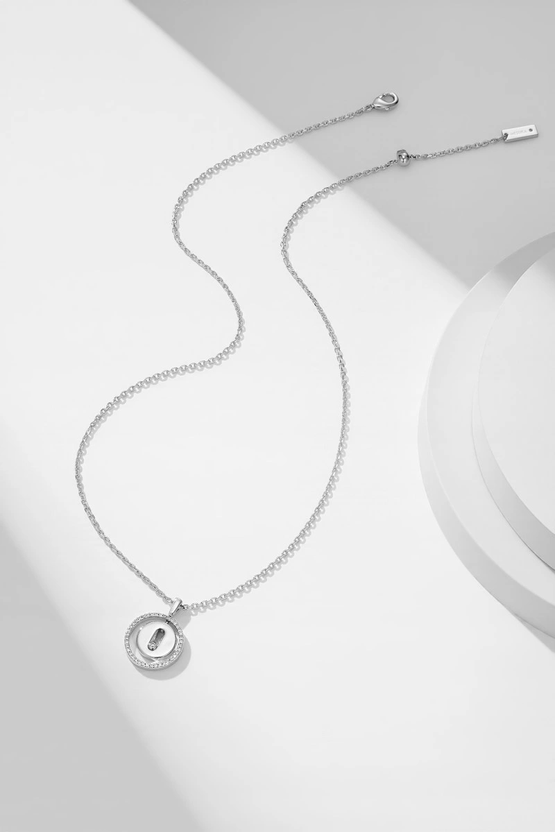 Accurate model Messika Necklaces