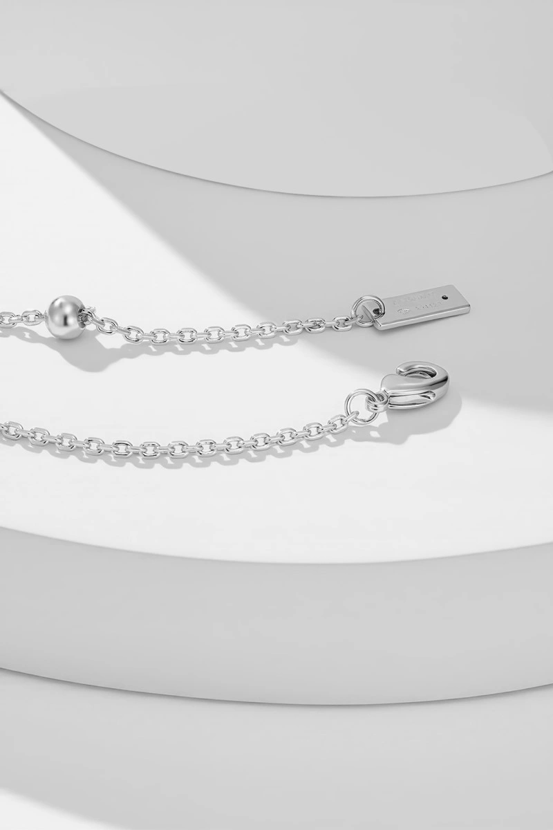 Accurate model Messika Necklaces
