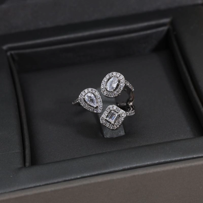 Accurate model Messika Rings