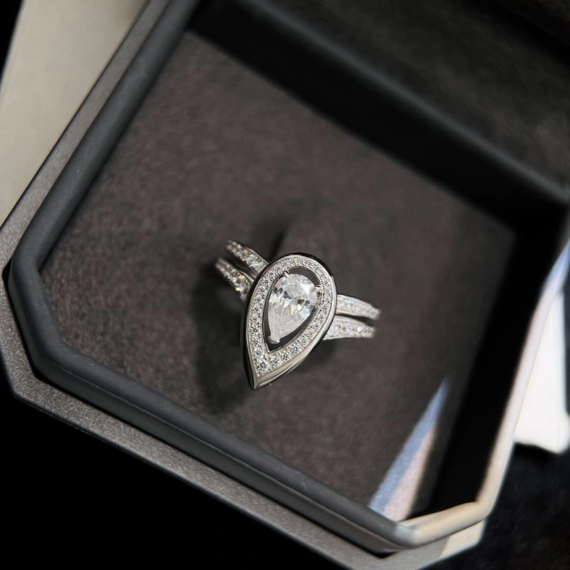 Low-cost Messika Rings
