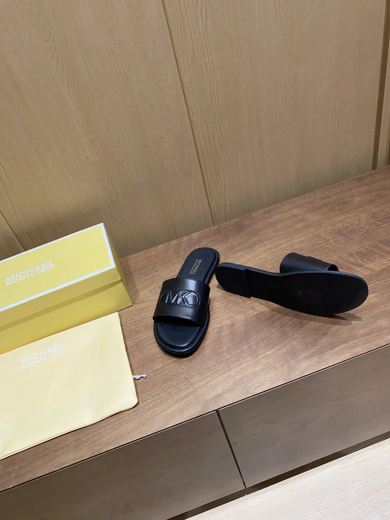 Exact replica Michael Kors Sandals