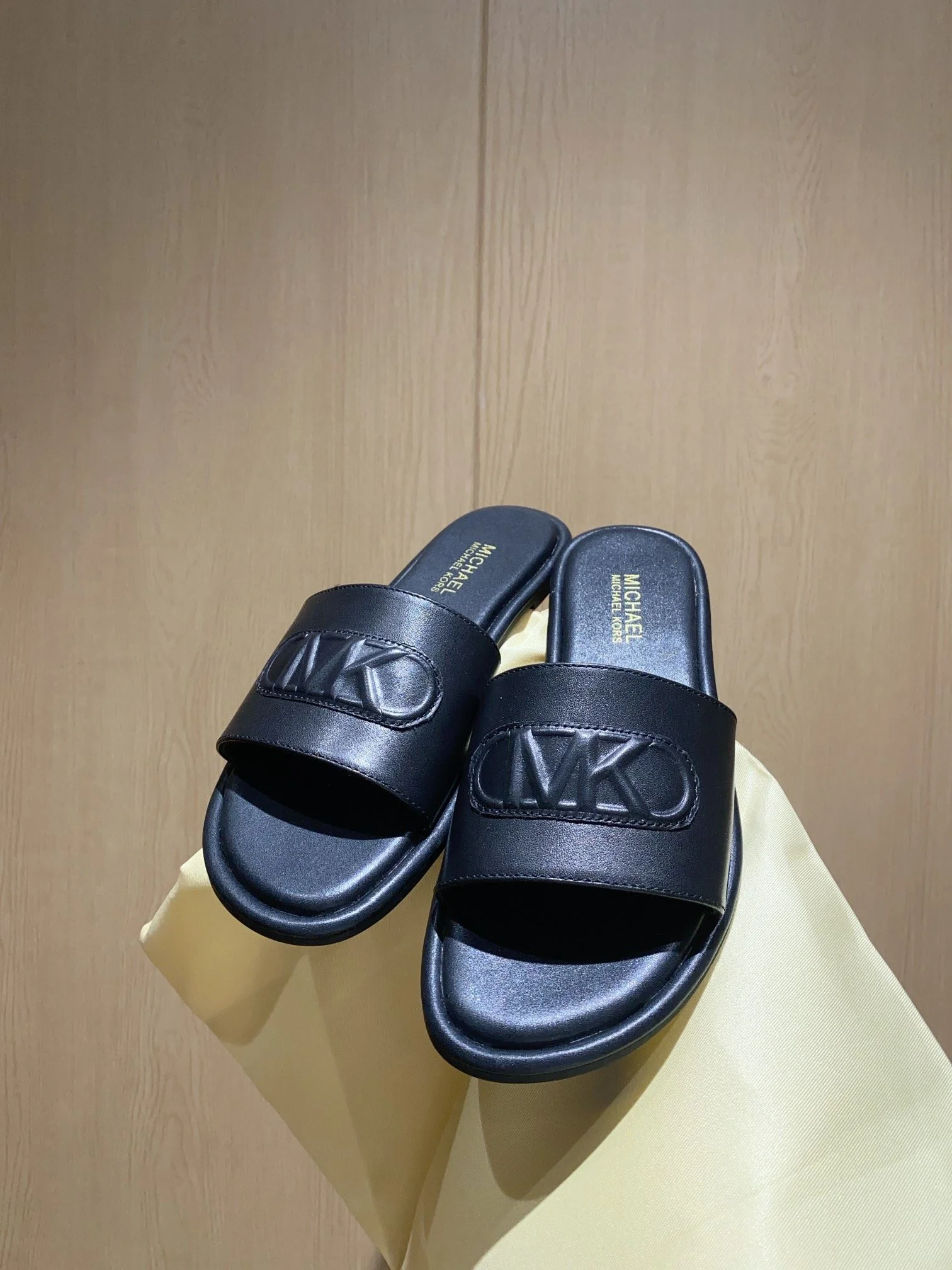 Exact replica Michael Kors Sandals