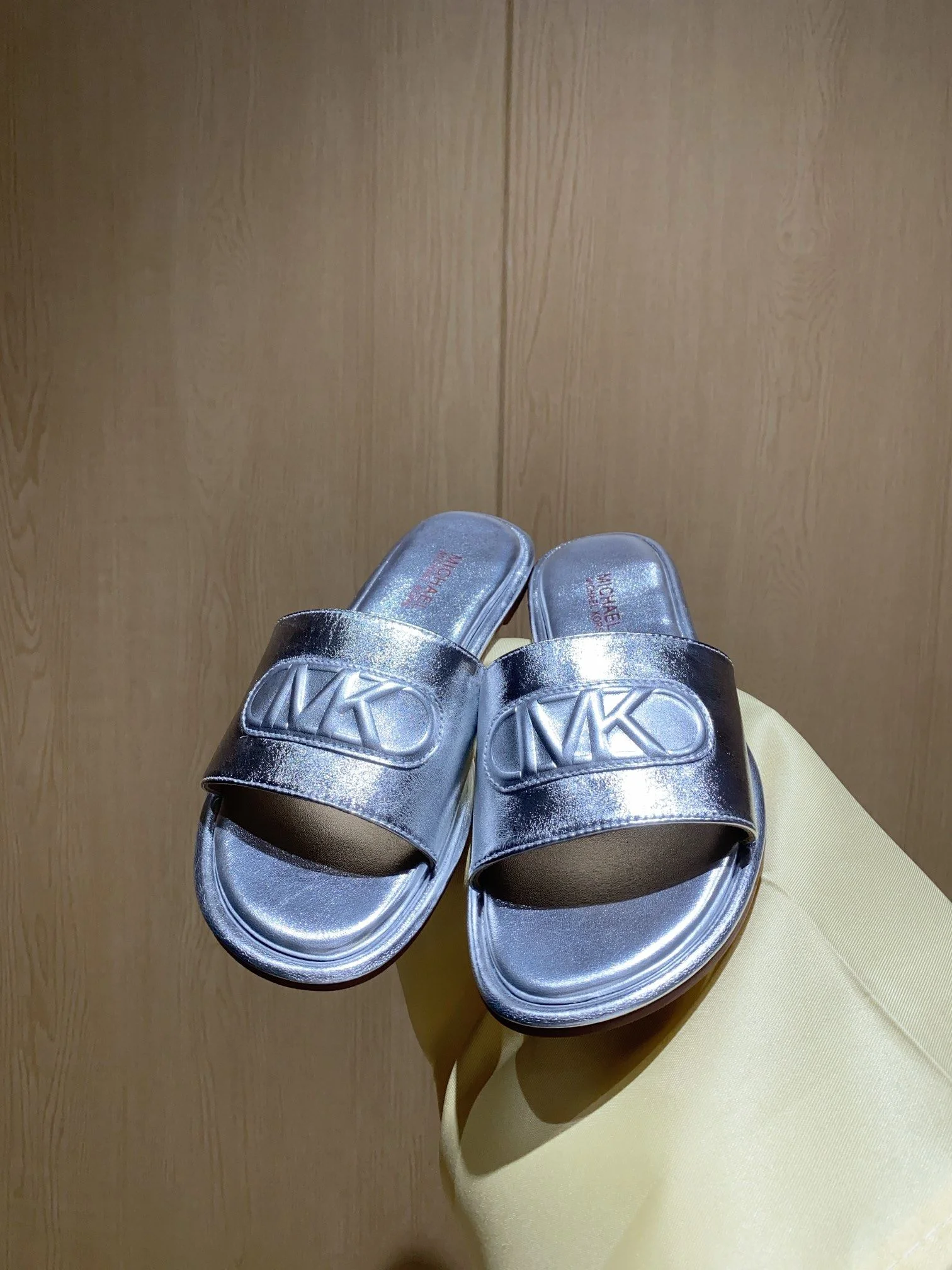 Top match Michael Kors Sandals