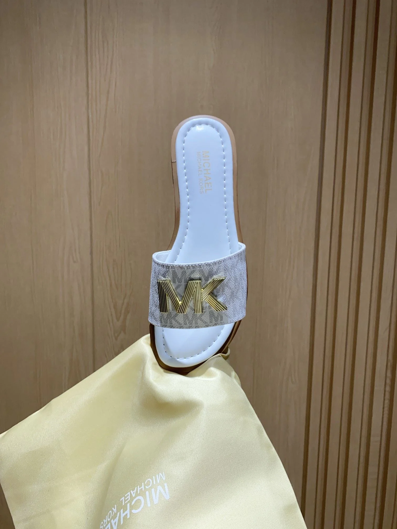 Accurate model Michael Kors Sandals