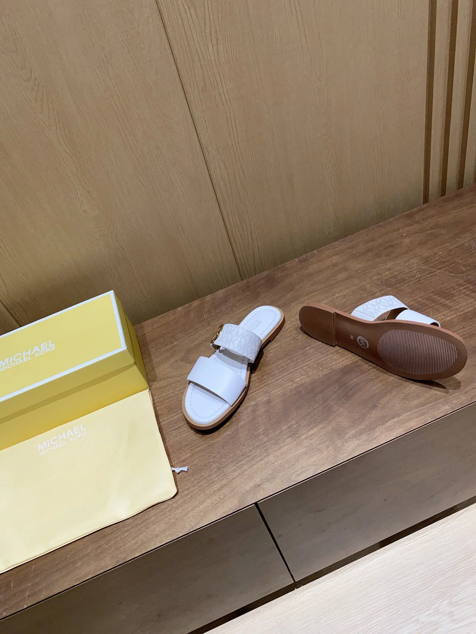 Bargain Michael Kors Sandals