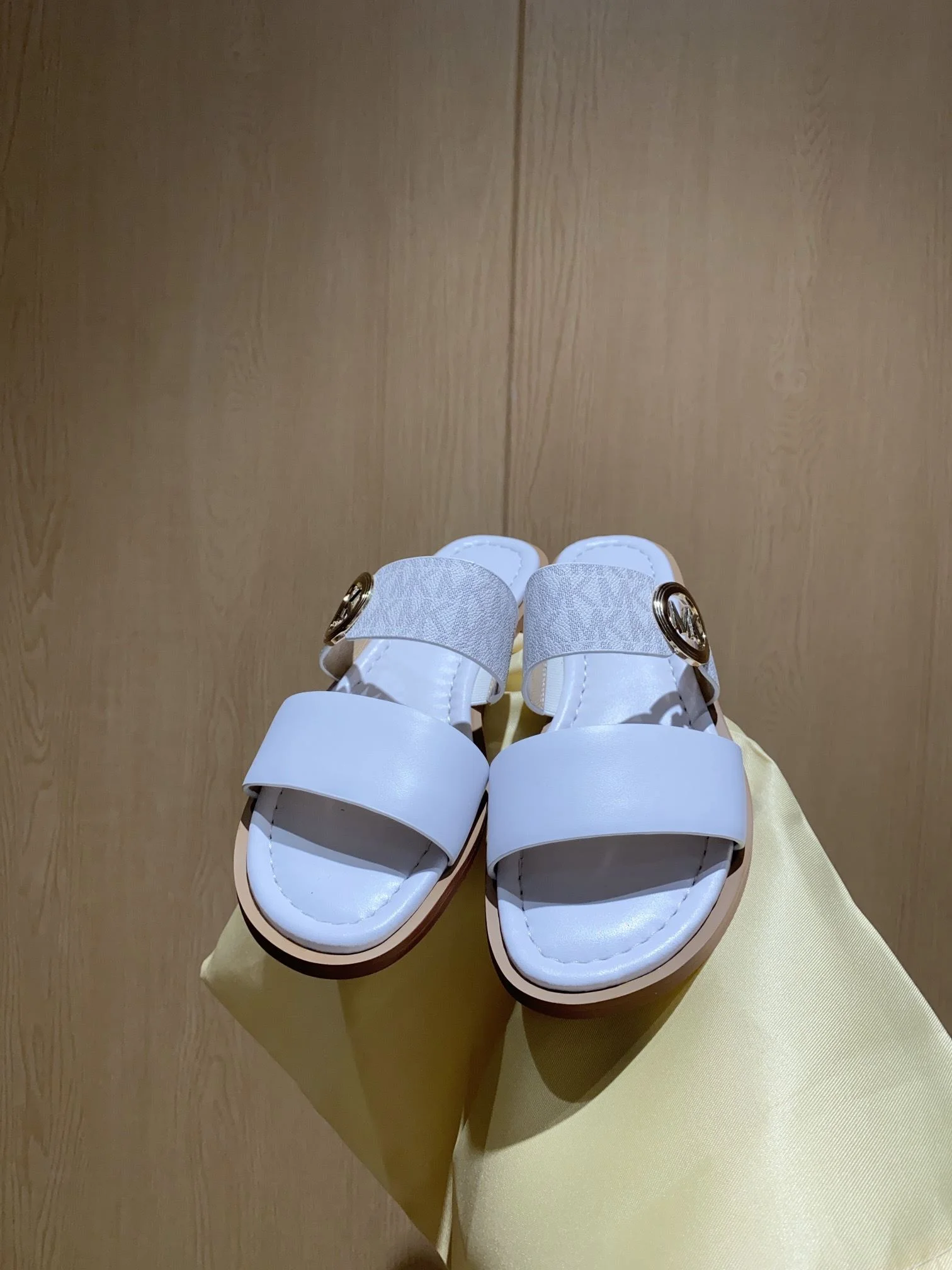 Bargain Michael Kors Sandals