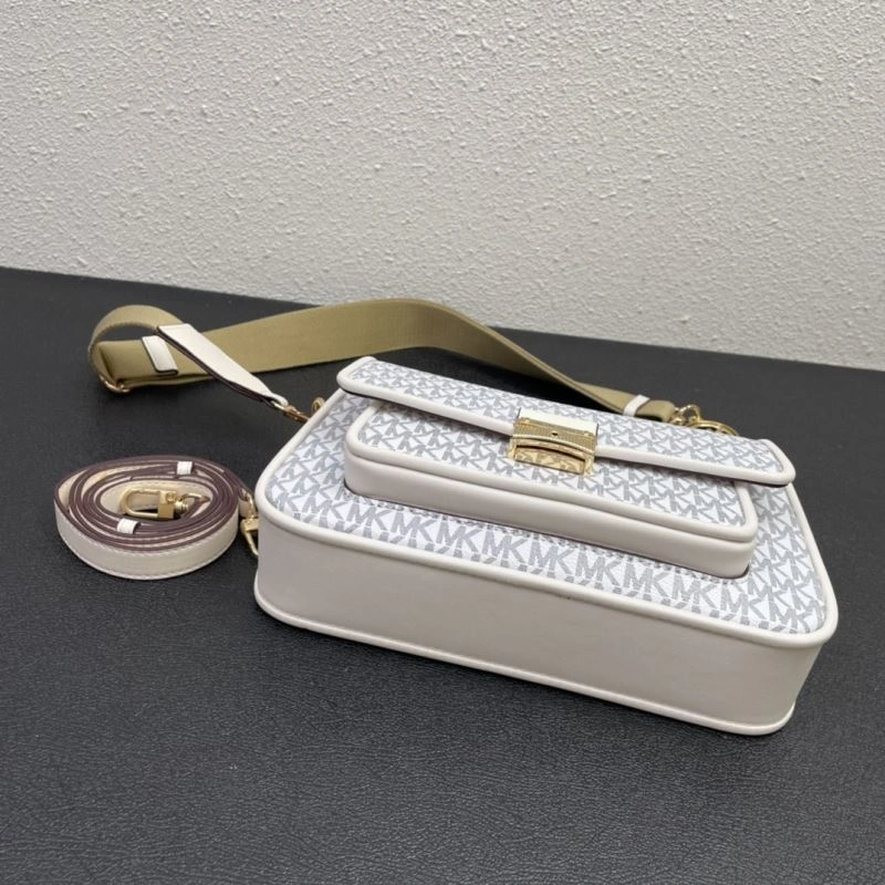 Accurate model Michael Kors Satchel Bags