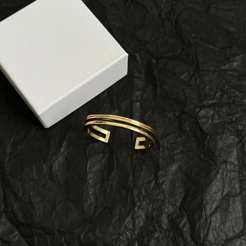 Accurate model Missoma Bracelets