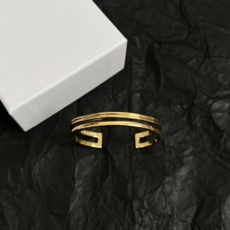 Accurate model Missoma Bracelets
