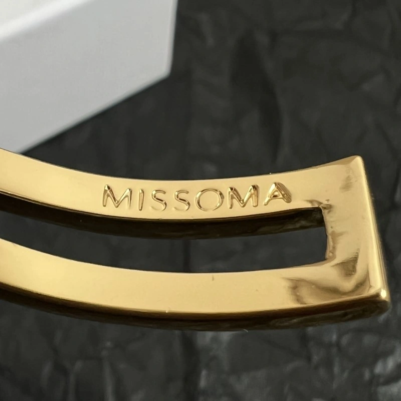 Accurate model Missoma Bracelets