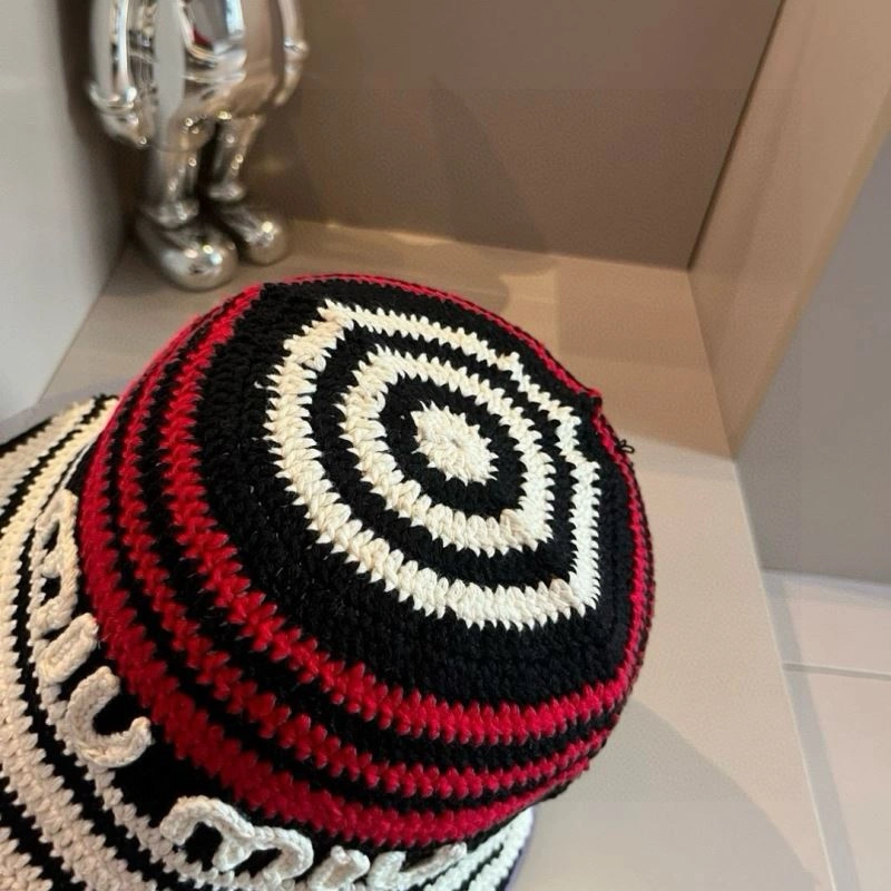 Top match Miu Miu Caps