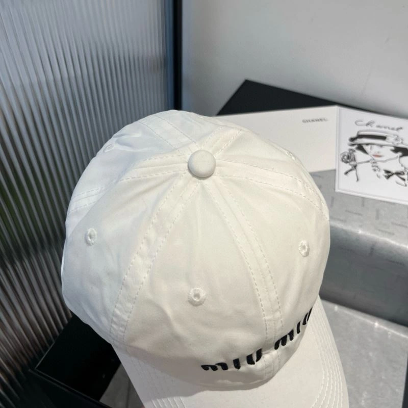 Accurate model Miu Miu Caps