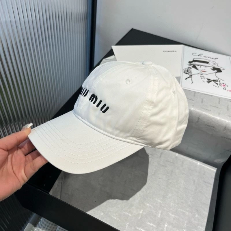 Accurate model Miu Miu Caps