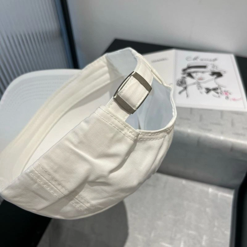 Accurate model Miu Miu Caps
