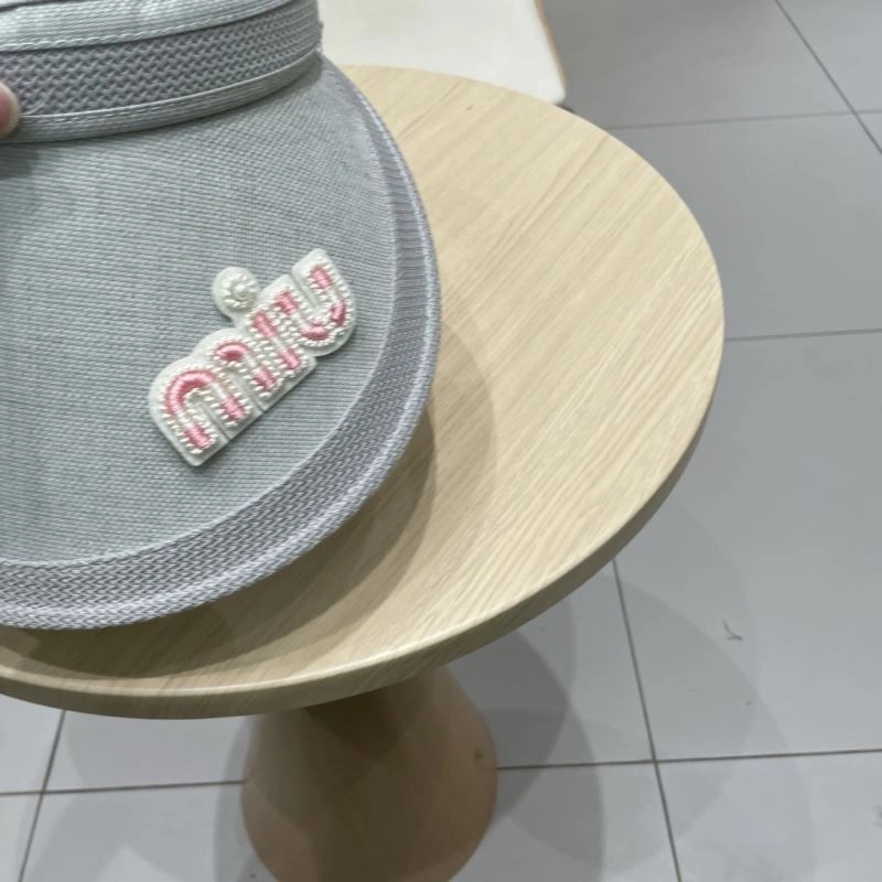 Accurate model Miu Miu Caps