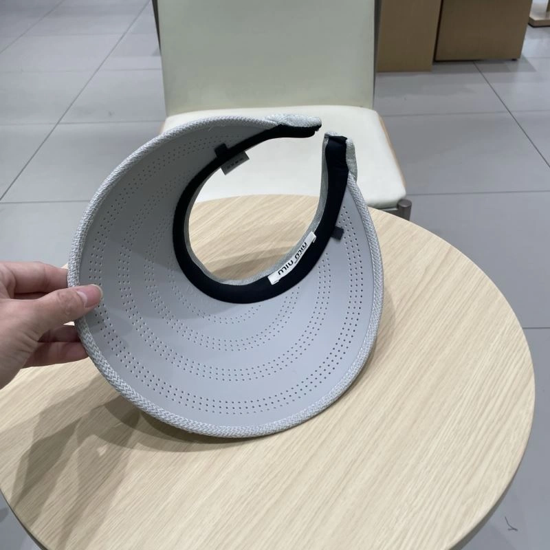 Accurate model Miu Miu Caps