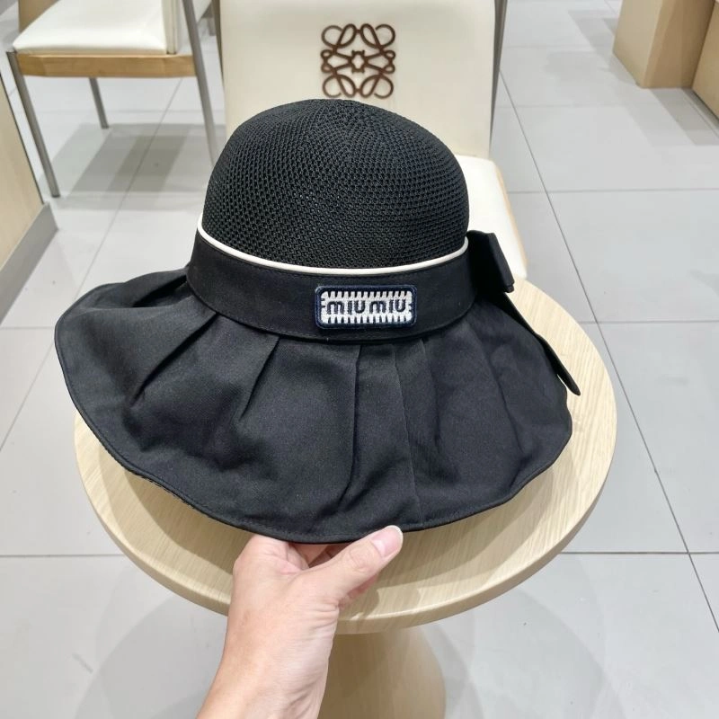 Accurate model Miu Miu Caps