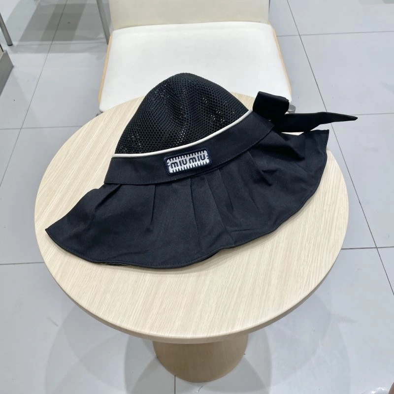 Accurate model Miu Miu Caps