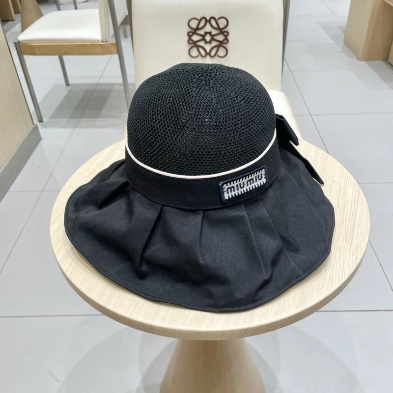 Accurate model Miu Miu Caps