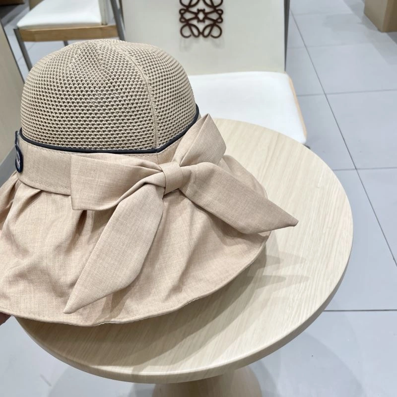 Top mirror Miu Miu Caps