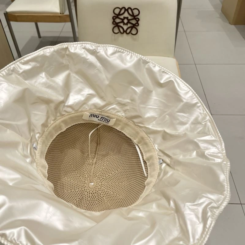 Top mirror Miu Miu Caps