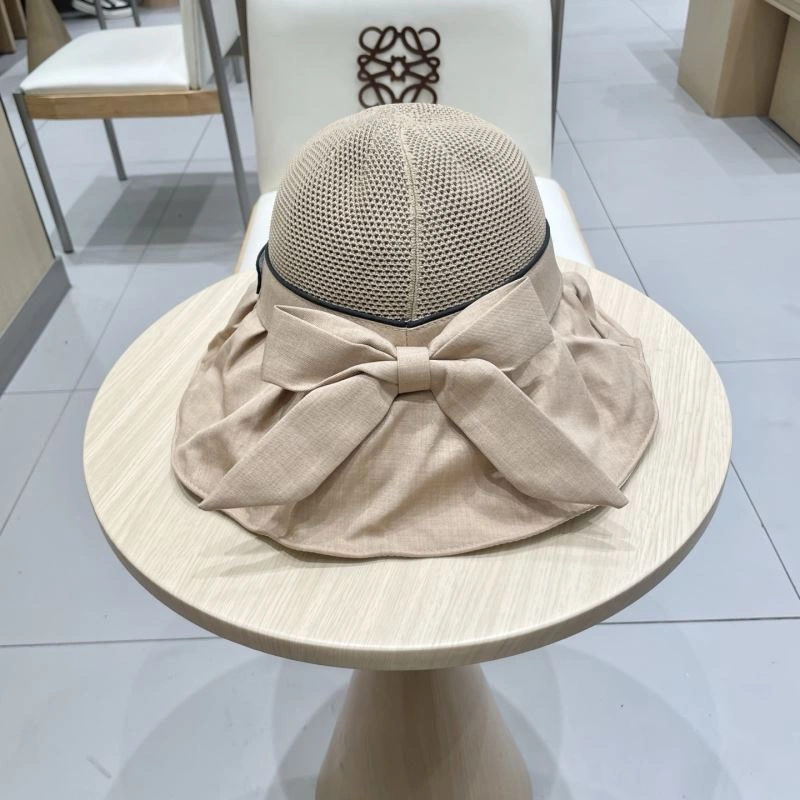 Top mirror Miu Miu Caps