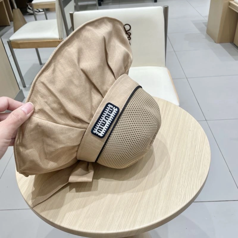 Top mirror Miu Miu Caps