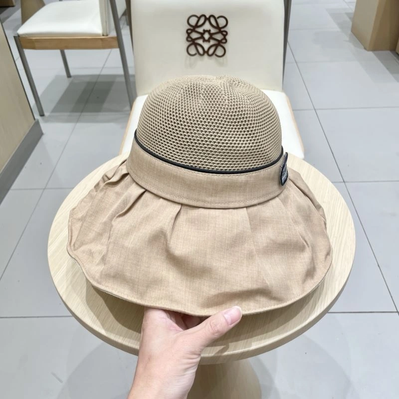 Top mirror Miu Miu Caps